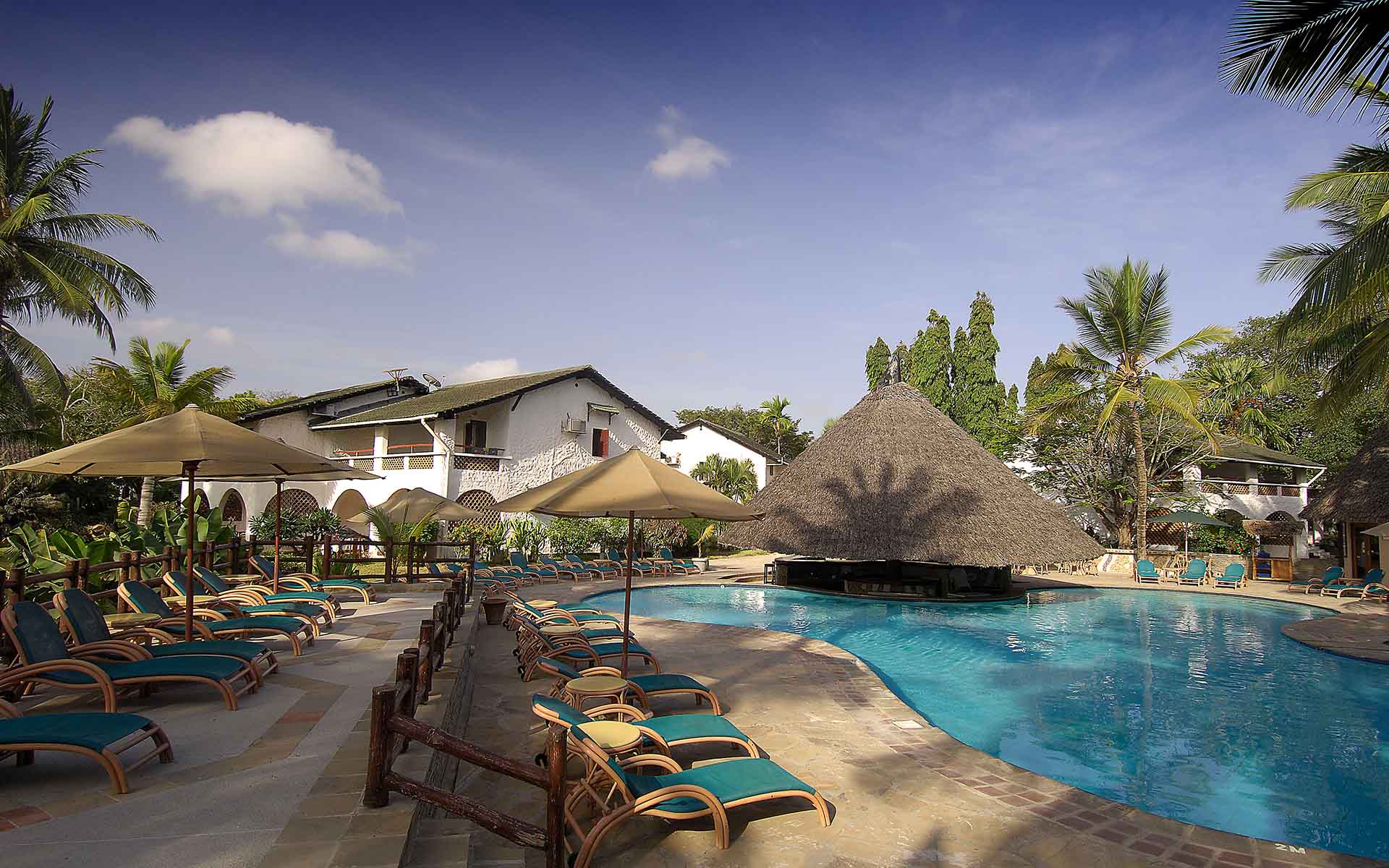 Pinewood Beach Resort | Exciting African Tours